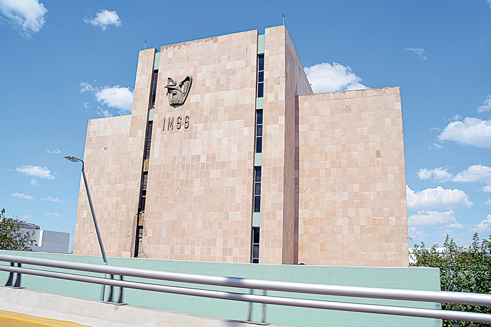 ‘Arden’ edificios del IMSS - Zócalo
