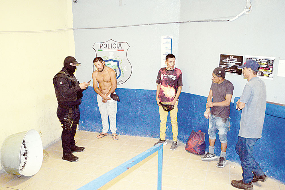 Quedan tras las rejas por ebrios y adictos - Zócalo