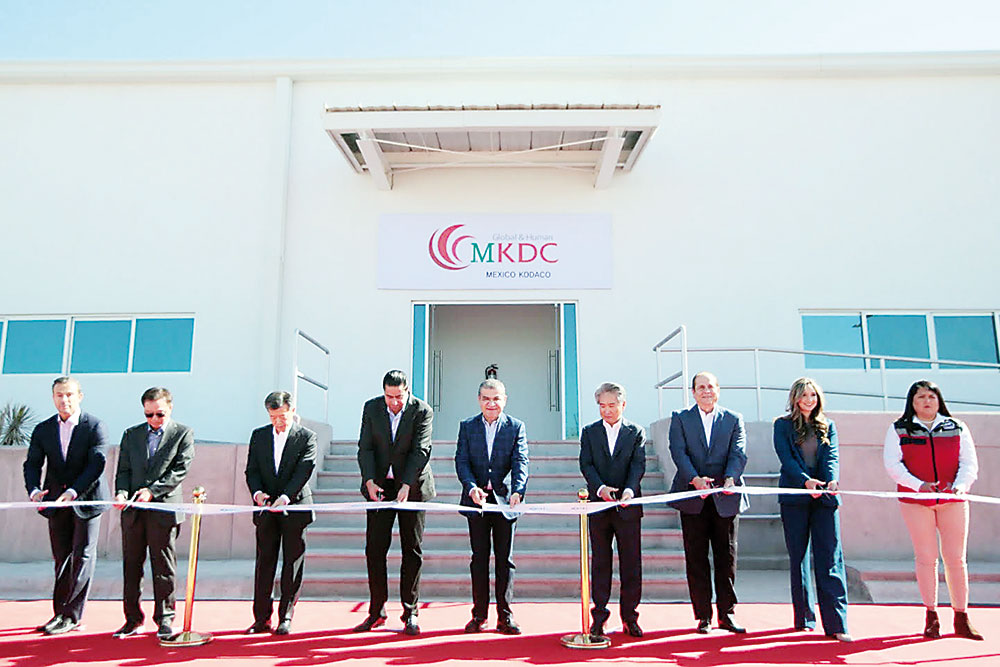 Inauguran Riquelme nueva planta de MKDC - Zócalo