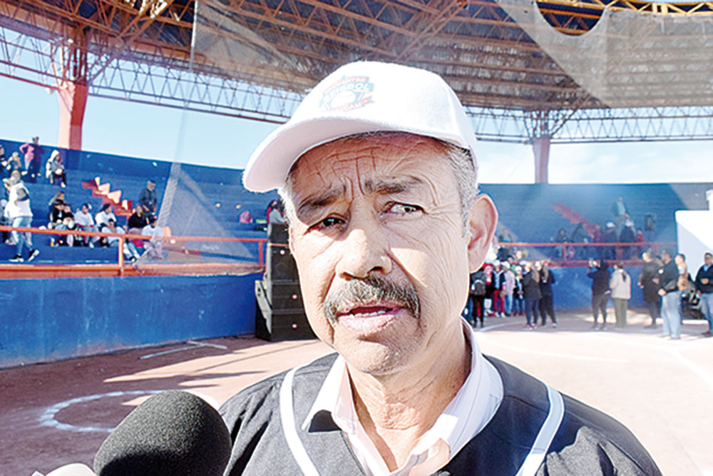 Sin luz 500 alumnos; toman clases en línea - Zócalo