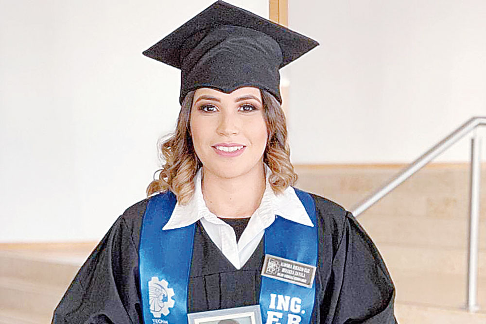 Alondra estaba por llegar a su casa - Zócalo