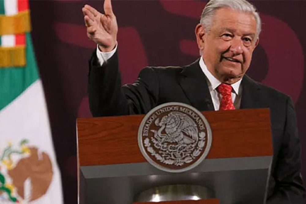 AMLO ve montaje en retén de encapuchados que paró a Claudia Sheinbaum ...