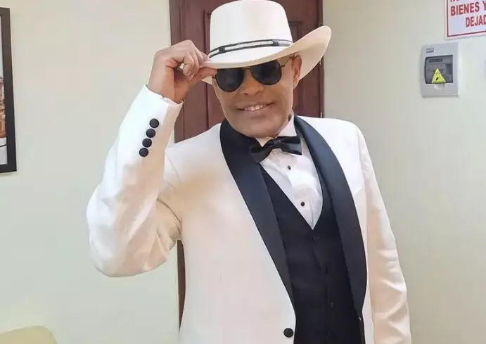 Cantante Rubby Pérez es encontrado con vida tras derrumbe del techo de la discoteca Jet Set - Zócalo