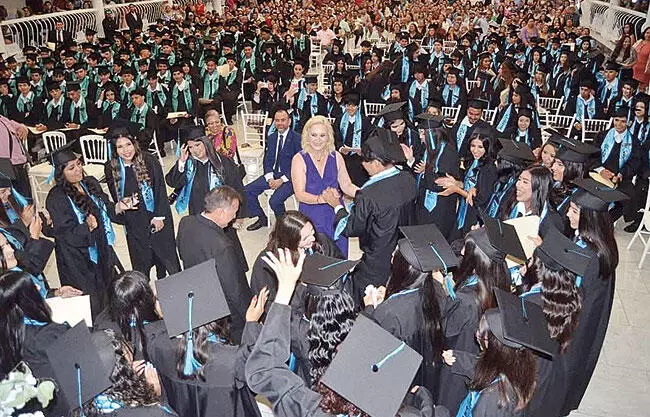 Gradúan alumnos del CECyTEC Palaú - Zócalo